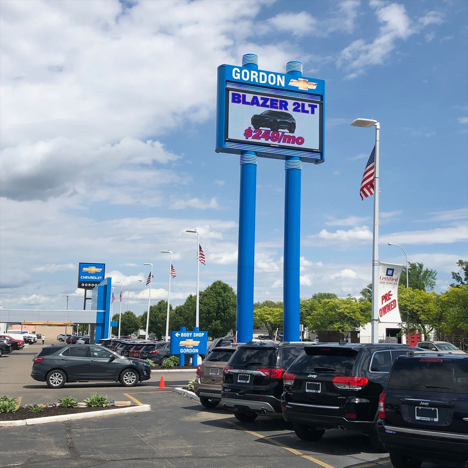 Automotive Digital Signs | Cirrus LED